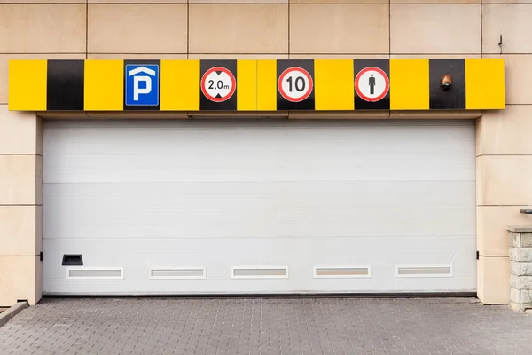 7,068 Closed garage Stock Photos, Closed garage Images | Depositphotos®