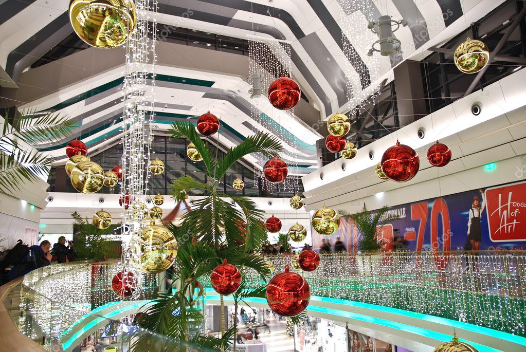 Winter decorated shopping mall in Bucharest Romania – Stock Editorial ...