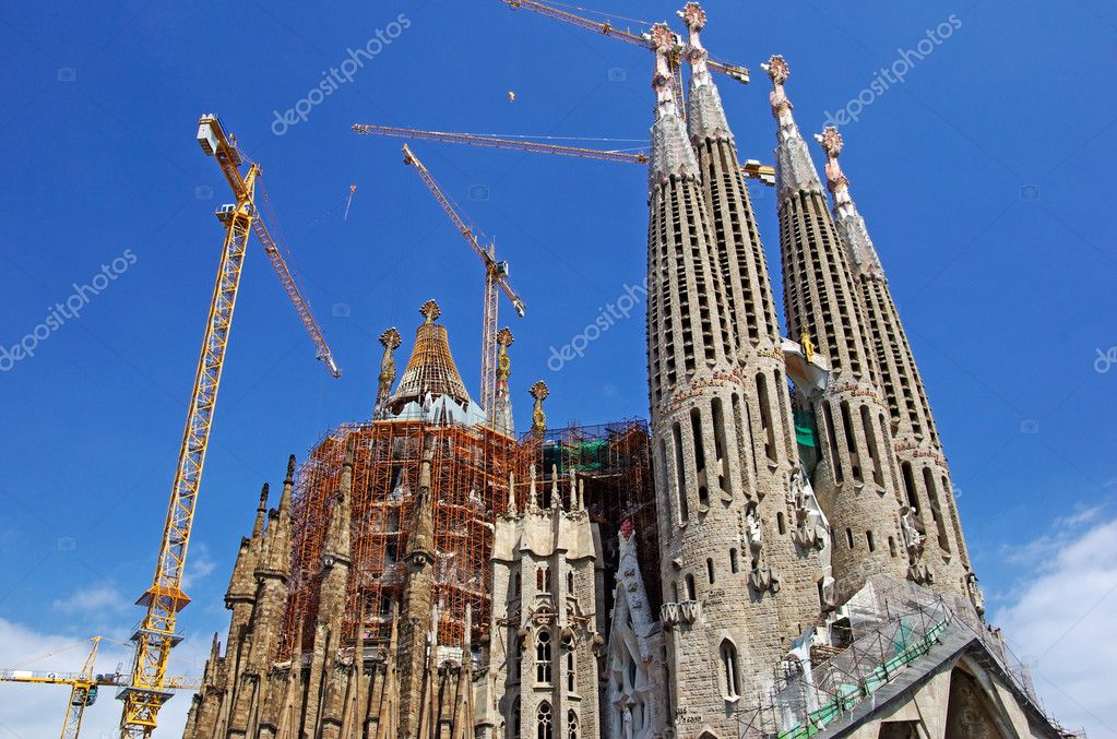 Sagrada Familia gothic temple building. Barcelona, Spain.2009. — Stock ...