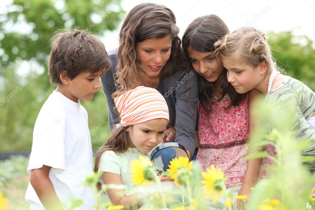 Children having a nature class in the park — Stock Photo ...