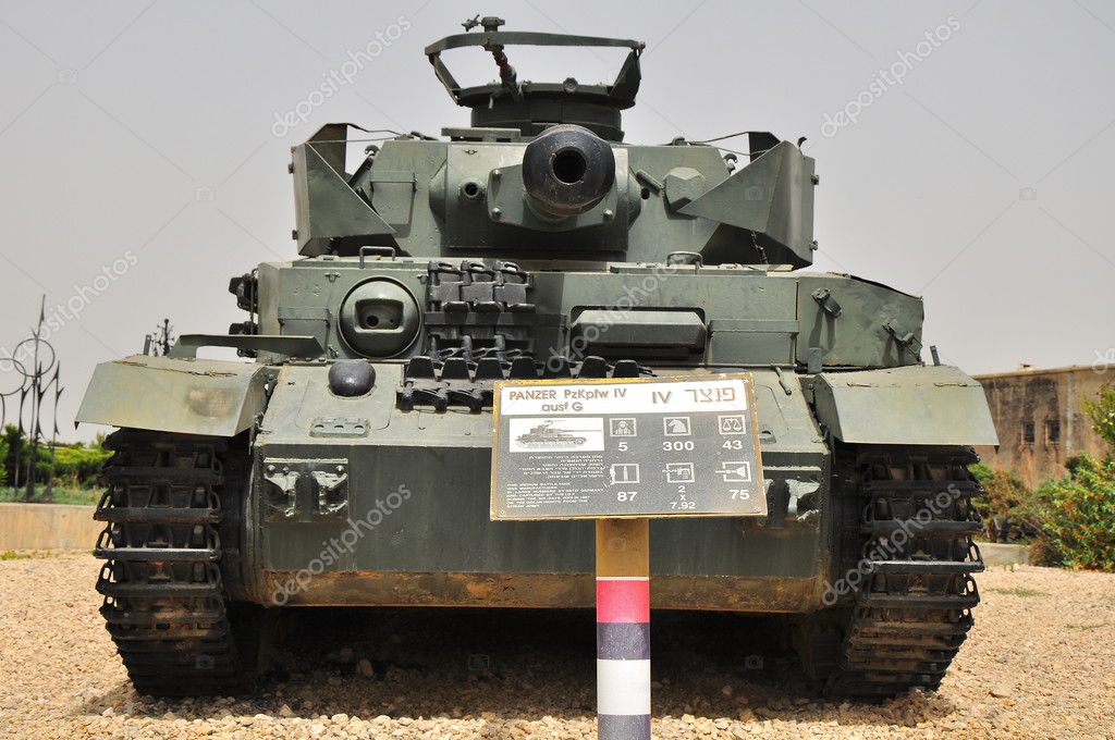 Panzer-4, nazi WW-2 tank. — Stock Photo © voddol #8043393