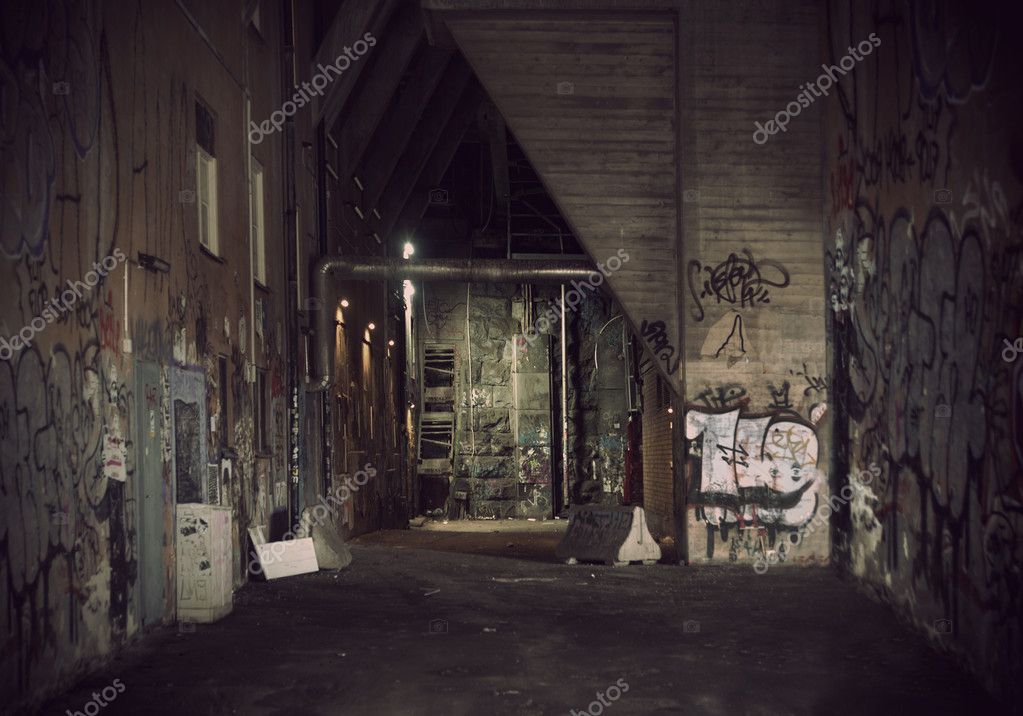 Dark alley – Stock Editorial Photo © PinkBadger #9060927