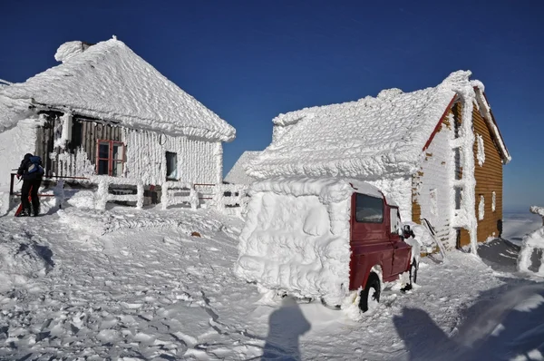 Frozen house Stock Photos, Royalty Free Frozen house Images | Depositphotos