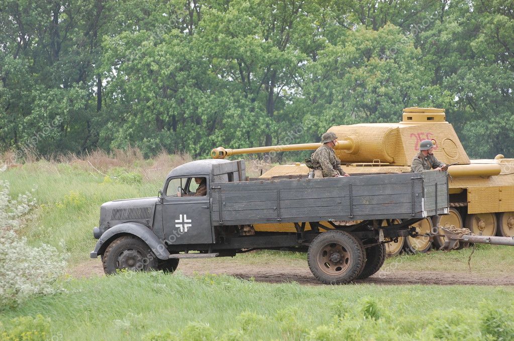 Camión alemán de la segunda guerra mundial — Foto editorial de stock ...