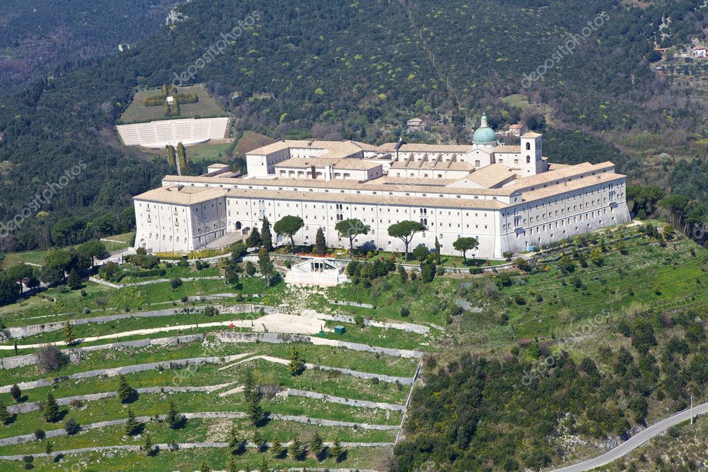 Monastero di Montecassino — Foto Stock © fotokenzo #9729168